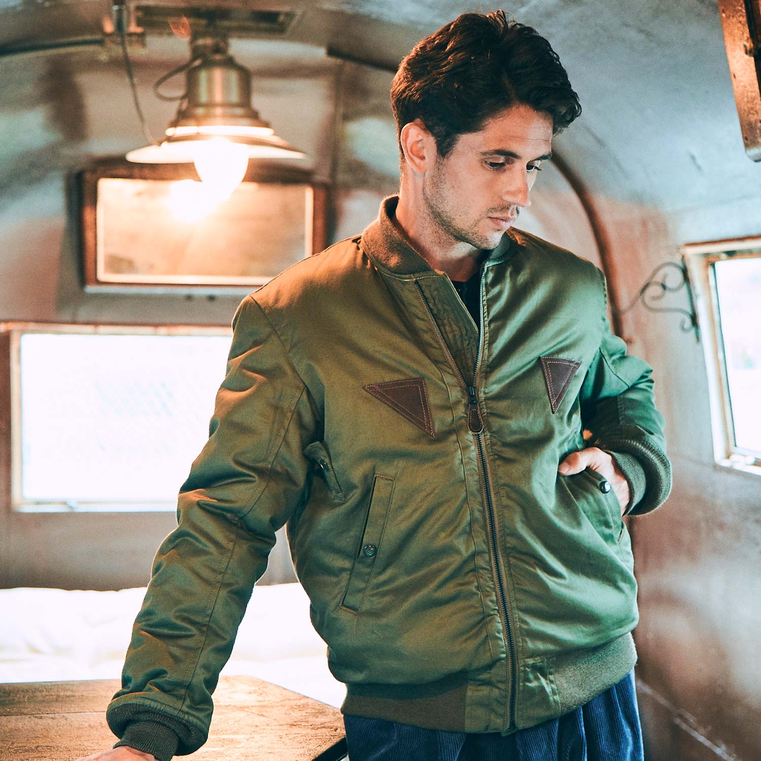 ダウン仕様のB-15A(MOD)│Pherrow's/フェローズ